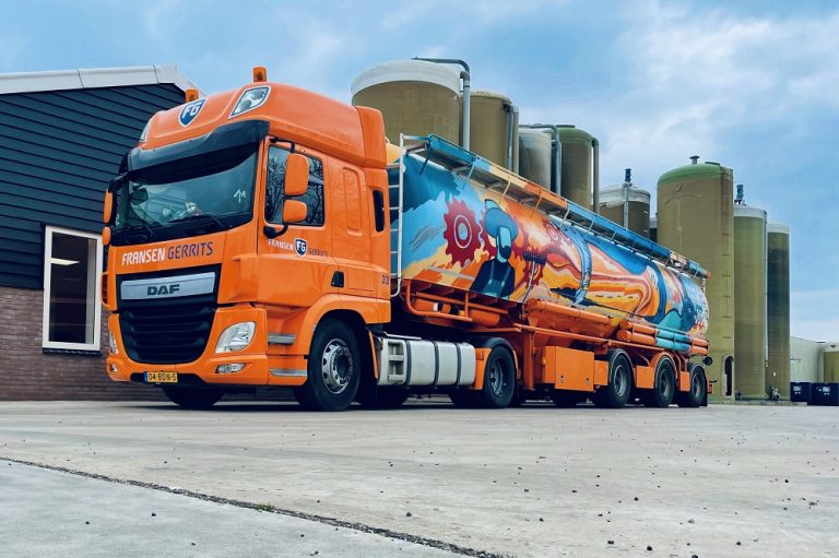 Varkensvoer op een Vlaams varkensbedrijf | laatste varkens nieuws